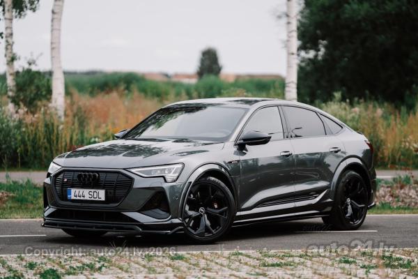 Серый Ауди E-Tron 2022 в Таллин, объемом двигателя 0.00 л и пробегом 65 тыс. км за 47900 €, фото 1 на AUTOMOTO.COM.LV