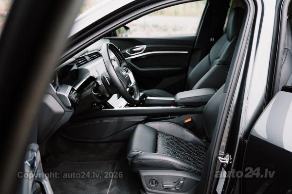 Grey Audi E-Tron 2022 in Tallinn, with an engine capacity of 0.00 L and mileage of 65 thousand km for 47900 €, photo 9 on AUTOMOTO.COM.LV
