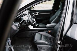 Pelēks Audi E-Tron 2022 Tallina, ar dzinēja tilpumu 0.00 L un nobraukumu 65 tūkst. km par 47900 €, foto 10 vietnē AUTOMOTO.COM.LV