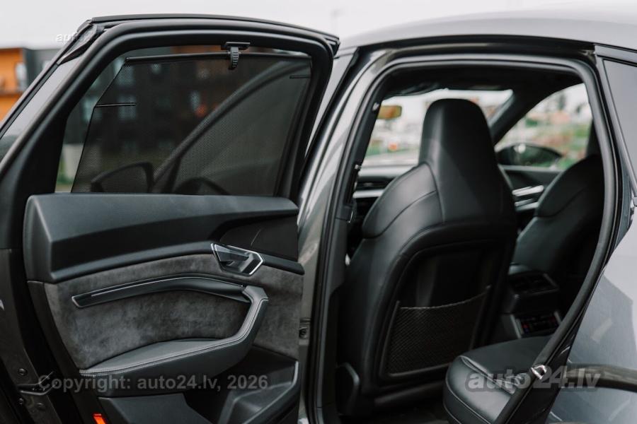 Pelēks Audi E-Tron 2022 Tallina, ar dzinēja tilpumu 0.00 L un nobraukumu 65 tūkst. km par 47900 €, foto 16 vietnē AUTOMOTO.COM.LV