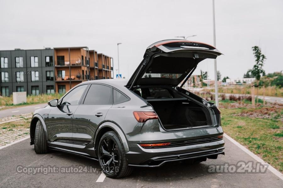 Pelēks Audi E-Tron 2022 Tallina, ar dzinēja tilpumu 0.00 L un nobraukumu 65 tūkst. km par 47900 €, foto 18 vietnē AUTOMOTO.COM.LV