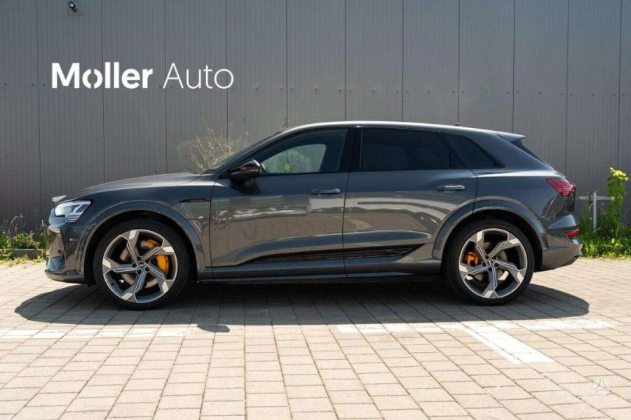 Grey Audi E-Tron 2022 in Vilnius, with an engine capacity of 0.00 L and mileage of 70 thousand km for 44000 €, photo 4 on AUTOMOTO.COM.LV