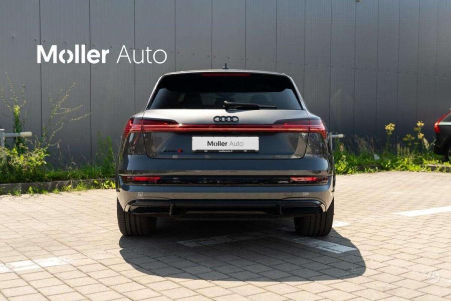 Grey Audi E-Tron 2022 in Vilnius, with an engine capacity of 0.00 L and mileage of 70 thousand km for 44000 €, photo 6 on AUTOMOTO.COM.LV