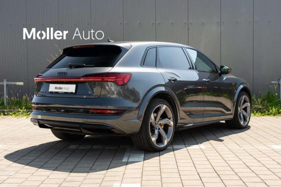 Grey Audi E-Tron 2022 in Vilnius, with an engine capacity of 0.00 L and mileage of 70 thousand km for 44000 €, photo 7 on AUTOMOTO.COM.LV