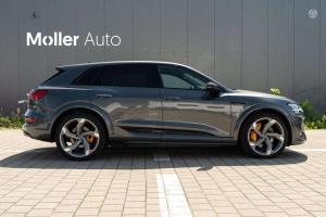 Grey Audi E-Tron 2022 in Vilnius, with an engine capacity of 0.00 L and mileage of 70 thousand km for 44000 €, photo 8 on AUTOMOTO.COM.LV