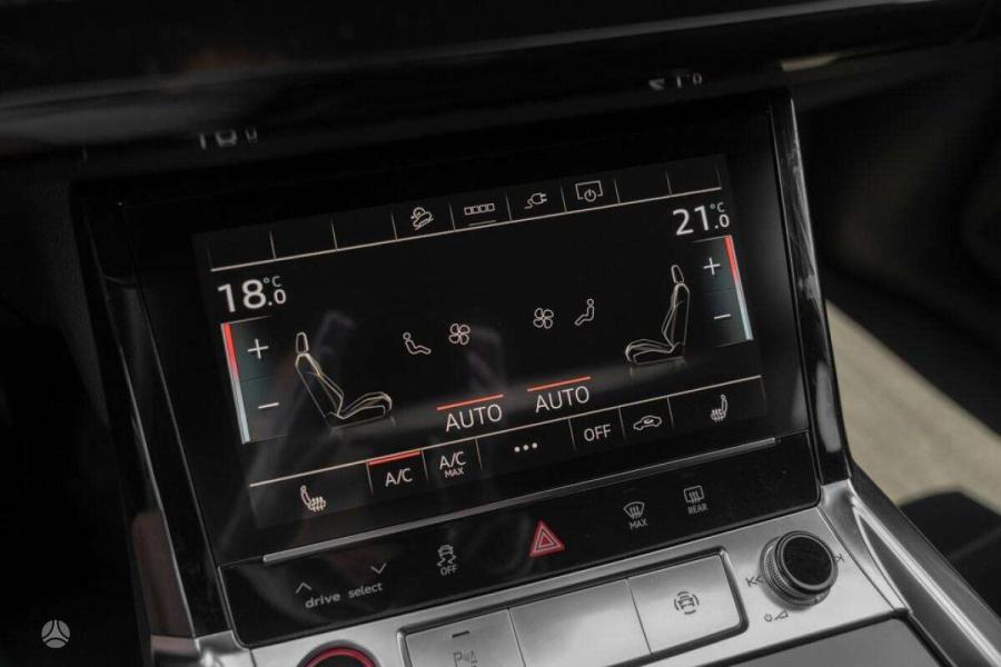 Grey Audi E-Tron 2022 in Vilnius, with an engine capacity of 0.00 L and mileage of 70 thousand km for 44000 €, photo 12 on AUTOMOTO.COM.LV
