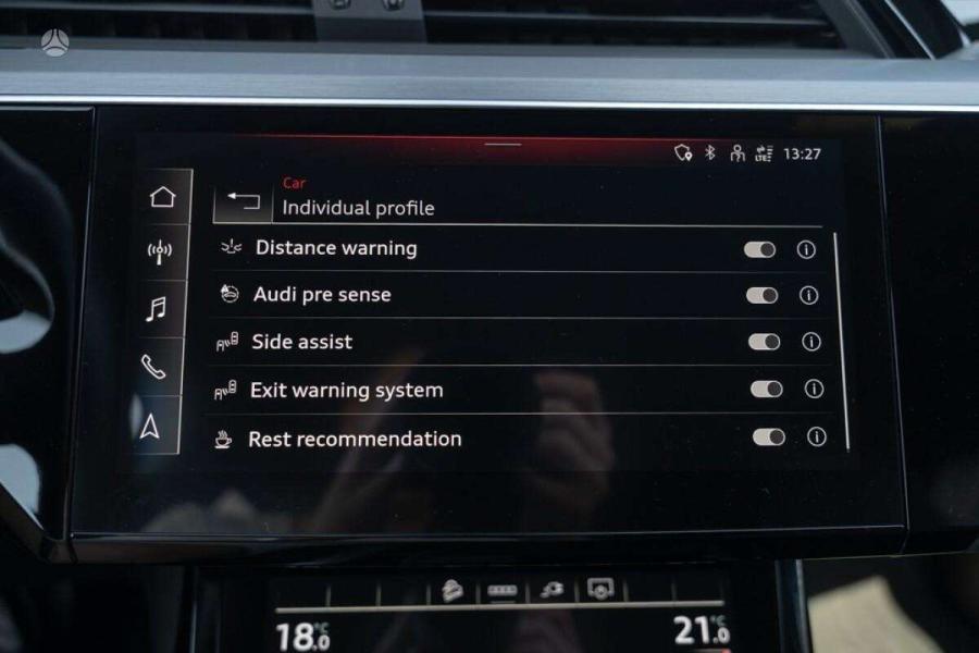 Grey Audi E-Tron 2022 in Vilnius, with an engine capacity of 0.00 L and mileage of 70 thousand km for 44000 €, photo 18 on AUTOMOTO.COM.LV