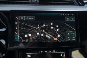 Grey Audi E-Tron 2022 in Vilnius, with an engine capacity of 0.00 L and mileage of 70 thousand km for 44000 €, photo 19 on AUTOMOTO.COM.LV