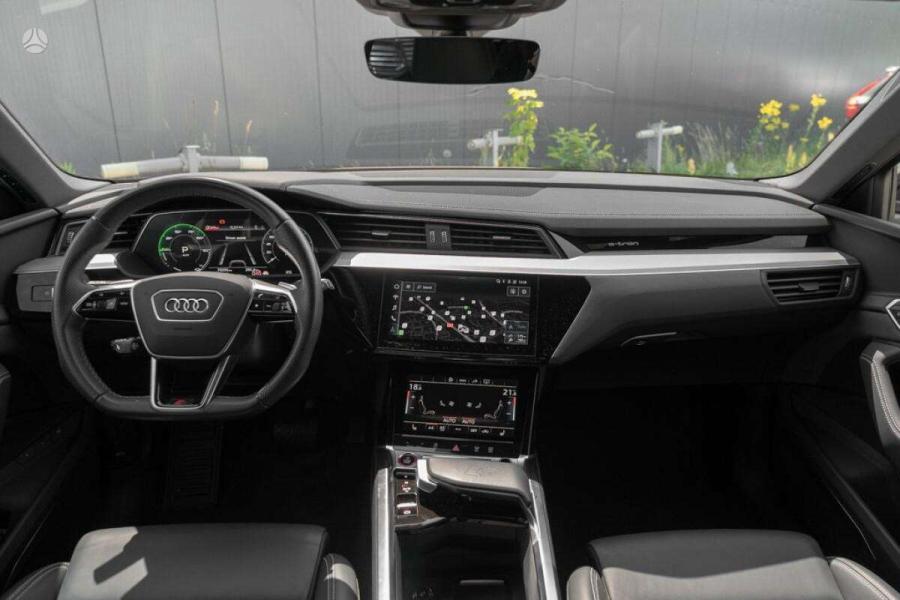 Grey Audi E-Tron 2022 in Vilnius, with an engine capacity of 0.00 L and mileage of 70 thousand km for 44000 €, photo 20 on AUTOMOTO.COM.LV