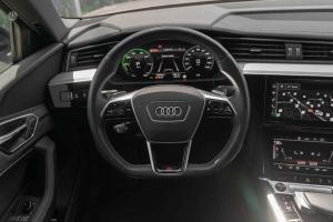Grey Audi E-Tron 2022 in Vilnius, with an engine capacity of 0.00 L and mileage of 70 thousand km for 44000 €, photo 22 on AUTOMOTO.COM.LV