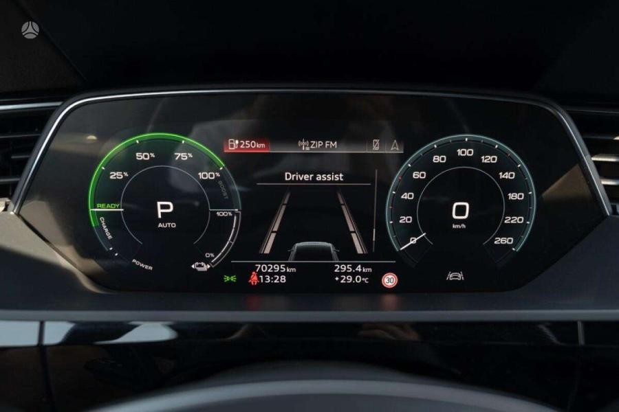 Grey Audi E-Tron 2022 in Vilnius, with an engine capacity of 0.00 L and mileage of 70 thousand km for 44000 €, photo 24 on AUTOMOTO.COM.LV