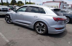 Grey Audi E-Tron 2022 in Vilnius, with an engine capacity of 0.00 L and mileage of 79 thousand km for 10900 €, photo 9 on AUTOMOTO.COM.LV