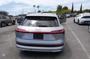 Grey Audi E-Tron 2022 in Vilnius, with an engine capacity of 0.00 L and mileage of 79 thousand km for 10900 €, photo 11 on AUTOMOTO.COM.LV