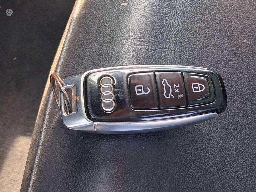Grey Audi E-Tron 2022 in Vilnius, with an engine capacity of 0.00 L and mileage of 79 thousand km for 10900 €, photo 26 on AUTOMOTO.COM.LV