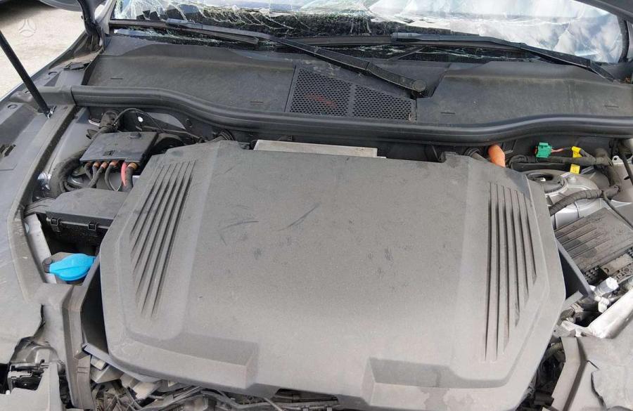 Grey Audi E-Tron 2022 in Vilnius, with an engine capacity of 0.00 L and mileage of 79 thousand km for 10900 €, photo 29 on AUTOMOTO.COM.LV