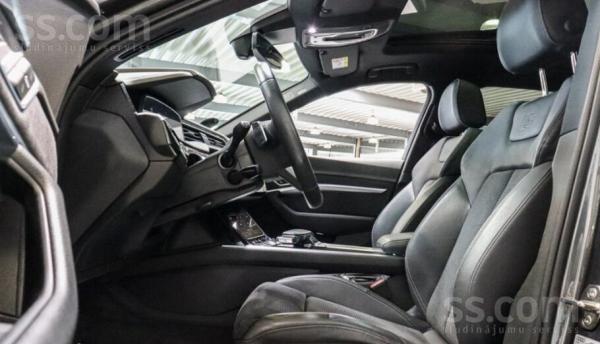 Grey Audi E-Tron 2022 in Tukums, with an engine capacity of 0.00 L and mileage of 76 thousand km for 35990 €, photo 4 on AUTOMOTO.COM.LV