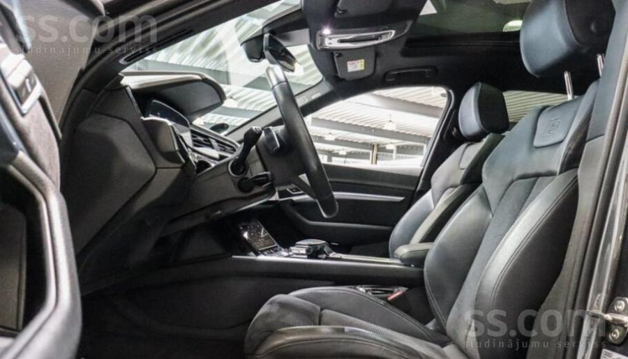 Grey Audi E-Tron 2022 in Tukums, with an engine capacity of 0.00 L and mileage of 76 thousand km for 35990 €, photo 4 on AUTOMOTO.COM.LV