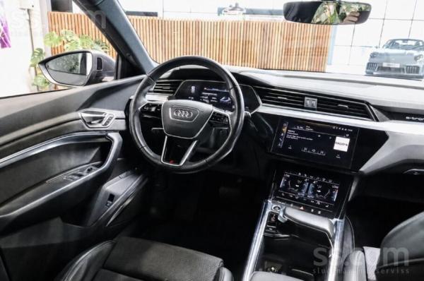 Grey Audi E-Tron 2022 in Tukums, with an engine capacity of 0.00 L and mileage of 76 thousand km for 35990 €, photo 6 on AUTOMOTO.COM.LV