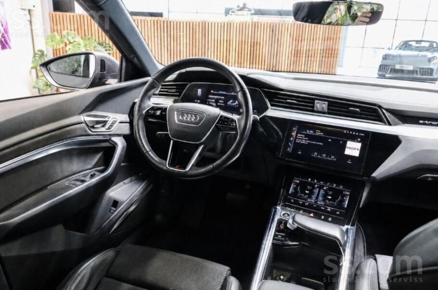 Grey Audi E-Tron 2022 in Tukums, with an engine capacity of 0.00 L and mileage of 76 thousand km for 35990 €, photo 6 on AUTOMOTO.COM.LV