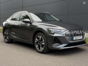 Pelēks Audi E-Tron 2022 Ukmergė, ar dzinēja tilpumu 0.00 L un nobraukumu 118 tūkst. km par 21800 €, foto  vietnē AUTOMOTO.COM.LV