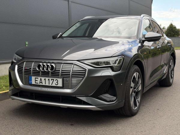 Audi E-Tron 2022 Ukmergė vietnē Pelēks Audi E-Tron 2022 Ukmergė, ar dzinēja tilpumu 0.00 L un nobraukumu 118 tūkst. km par 21800 €, foto 5 vietnē AUTOMOTO.COM.LV