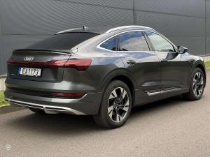 Pelēks Audi E-Tron 2022 Ukmergė, ar dzinēja tilpumu 0.00 L un nobraukumu 118 tūkst. km par 21800 €, foto 6 vietnē AUTOMOTO.COM.LV