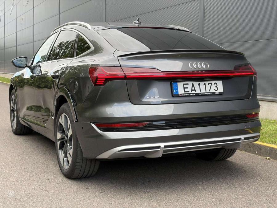 Pelēks Audi E-Tron 2022 Ukmergė, ar dzinēja tilpumu 0.00 L un nobraukumu 118 tūkst. km par 21800 €, foto 8 vietnē AUTOMOTO.COM.LV