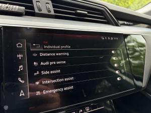 Pelēks Audi E-Tron 2022 Ukmergė, ar dzinēja tilpumu 0.00 L un nobraukumu 118 tūkst. km par 21800 €, foto 15 vietnē AUTOMOTO.COM.LV