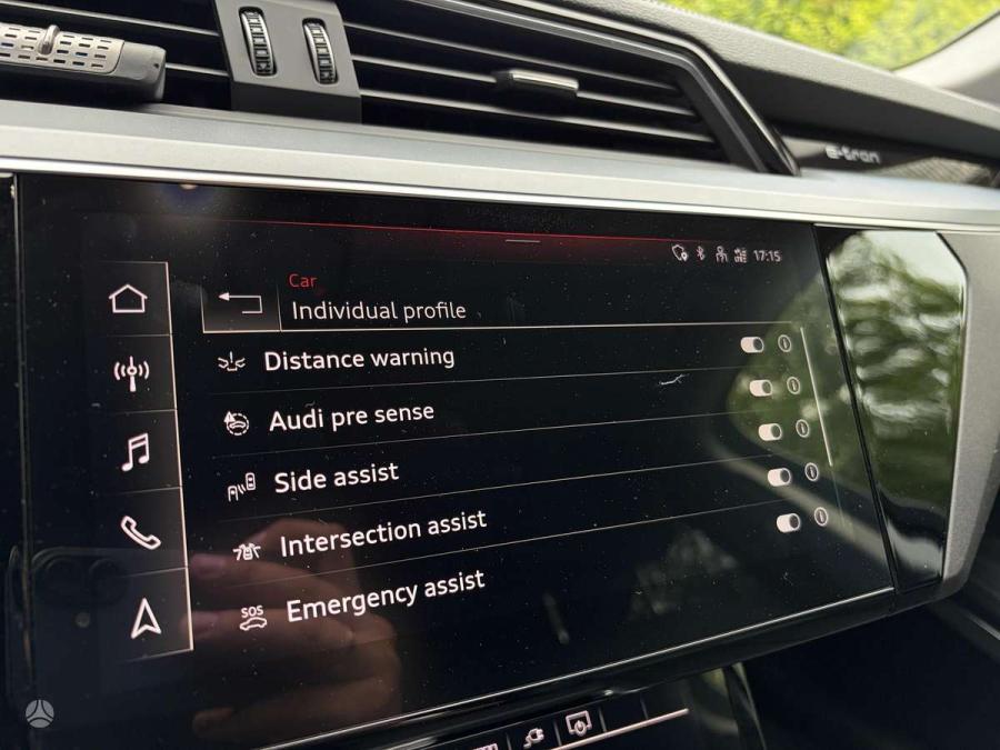 Pelēks Audi E-Tron 2022 Ukmergė, ar dzinēja tilpumu 0.00 L un nobraukumu 118 tūkst. km par 21800 €, foto 15 vietnē AUTOMOTO.COM.LV