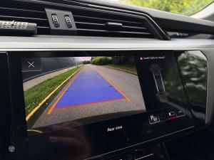 Pelēks Audi E-Tron 2022 Ukmergė, ar dzinēja tilpumu 0.00 L un nobraukumu 118 tūkst. km par 21800 €, foto 16 vietnē AUTOMOTO.COM.LV