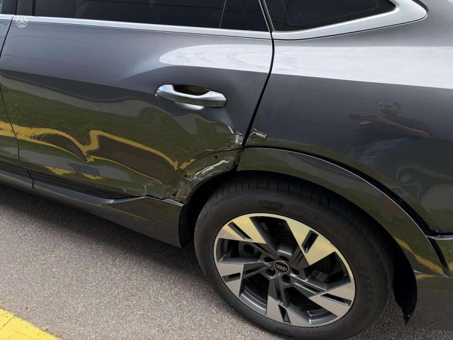 Pelēks Audi E-Tron 2022 Ukmergė, ar dzinēja tilpumu 0.00 L un nobraukumu 118 tūkst. km par 21800 €, foto 23 vietnē AUTOMOTO.COM.LV
