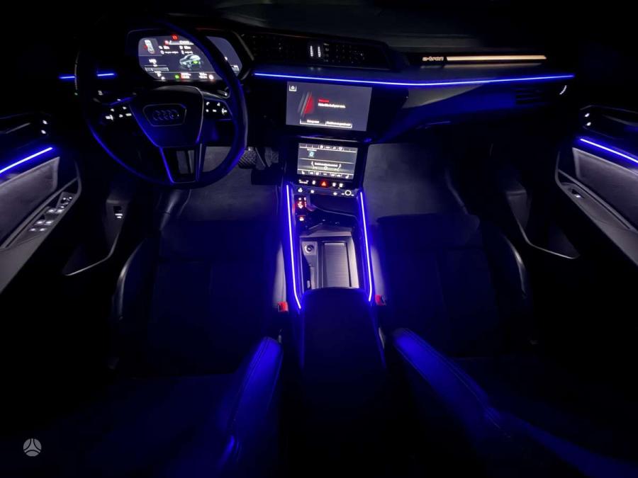 Серый Ауди E-Tron 2022 в Вильнюс, объемом двигателя 0.00 л и пробегом 51 тыс. км за 35800 €, фото 9 на AUTOMOTO.COM.LV