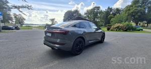 Grey Audi E-Tron 2022 in Riga, with an engine capacity of 0.00 L and mileage of 39 thousand km for 39900 €, photo 6 on AUTOMOTO.COM.LV