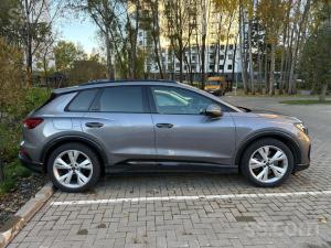 Grey Audi E-Tron 2022 in Riga, with an engine capacity of 0.00 L and mileage of 51 thousand km for 34490 €, photo 3 on AUTOMOTO.COM.LV