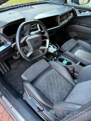 Grey Audi E-Tron 2022 in Riga, with an engine capacity of 0.00 L and mileage of 51 thousand km for 34490 €, photo 7 on AUTOMOTO.COM.LV