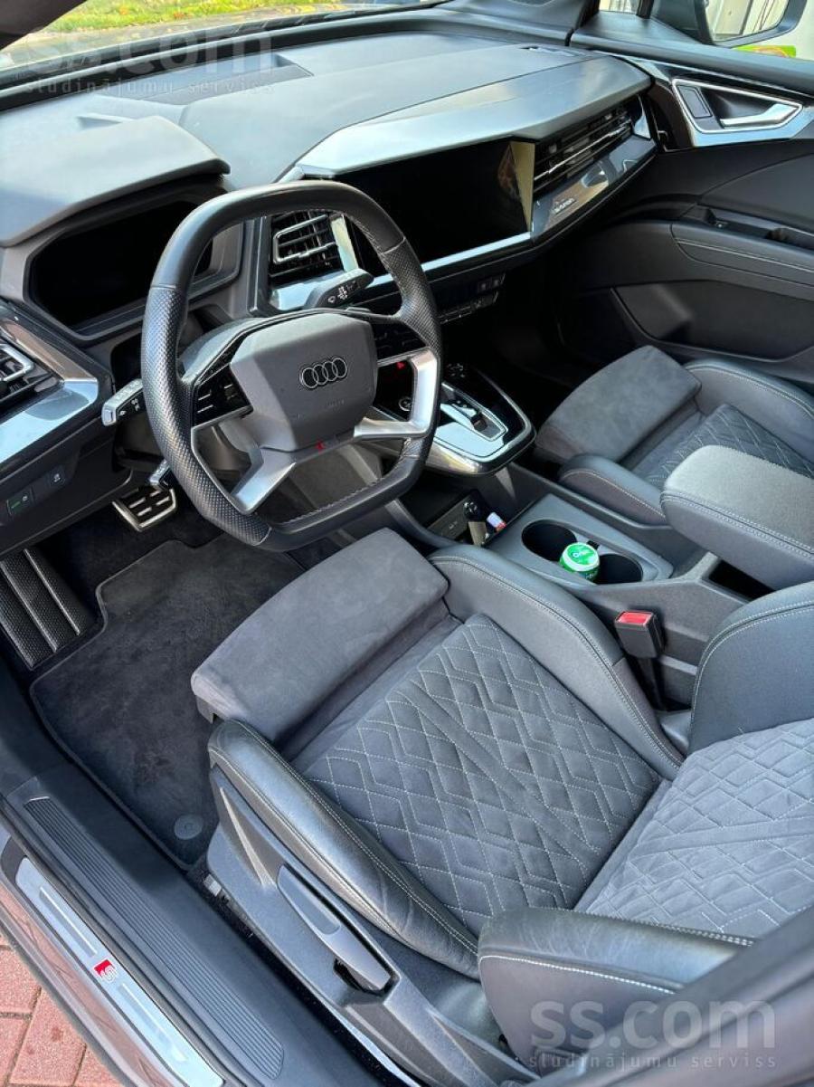 Grey Audi E-Tron 2022 in Riga, with an engine capacity of 0.00 L and mileage of 51 thousand km for 34490 €, photo 7 on AUTOMOTO.COM.LV