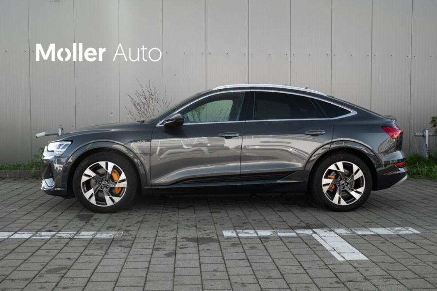 Grey Audi E-Tron 2022 in Vilnius, with an engine capacity of 0.00 L and mileage of 49 thousand km for 39000 €, photo 4 on AUTOMOTO.COM.LV