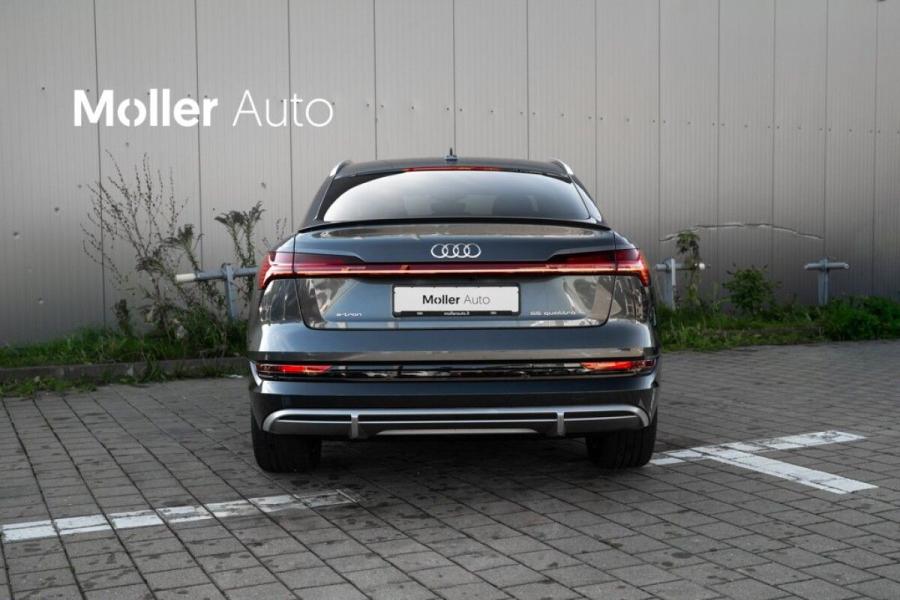 Grey Audi E-Tron 2022 in Vilnius, with an engine capacity of 0.00 L and mileage of 49 thousand km for 39000 €, photo 6 on AUTOMOTO.COM.LV