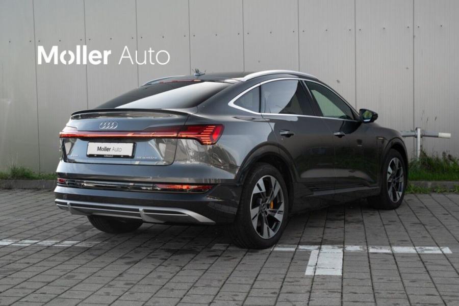 Grey Audi E-Tron 2022 in Vilnius, with an engine capacity of 0.00 L and mileage of 49 thousand km for 39000 €, photo 7 on AUTOMOTO.COM.LV