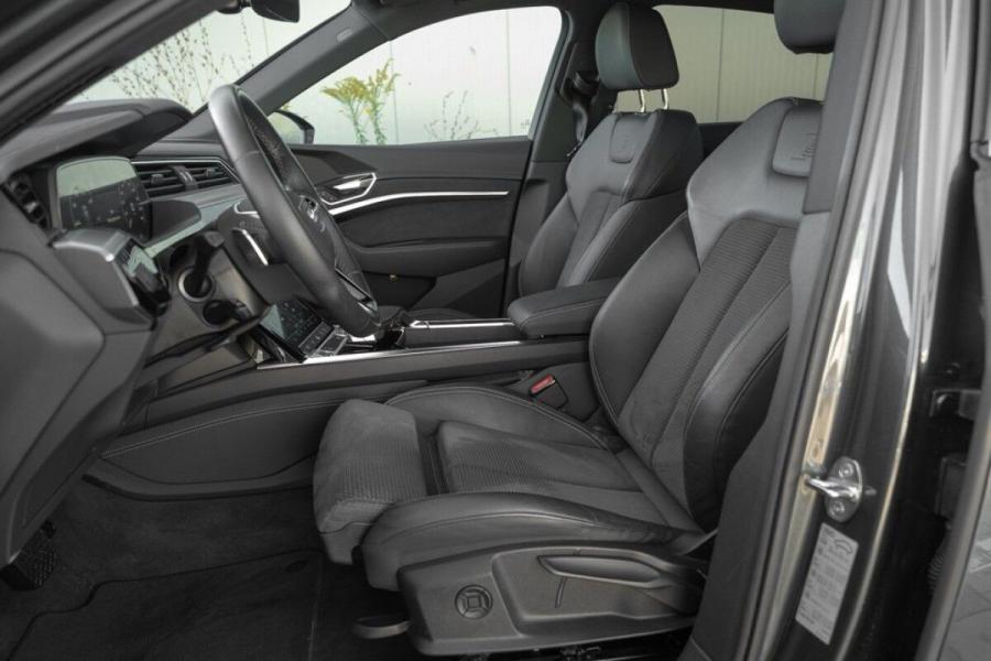 Grey Audi E-Tron 2022 in Vilnius, with an engine capacity of 0.00 L and mileage of 49 thousand km for 39000 €, photo 13 on AUTOMOTO.COM.LV