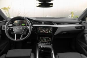 Grey Audi E-Tron 2022 in Vilnius, with an engine capacity of 0.00 L and mileage of 49 thousand km for 39000 €, photo 15 on AUTOMOTO.COM.LV