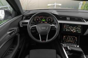 Grey Audi E-Tron 2022 in Vilnius, with an engine capacity of 0.00 L and mileage of 49 thousand km for 39000 €, photo 17 on AUTOMOTO.COM.LV