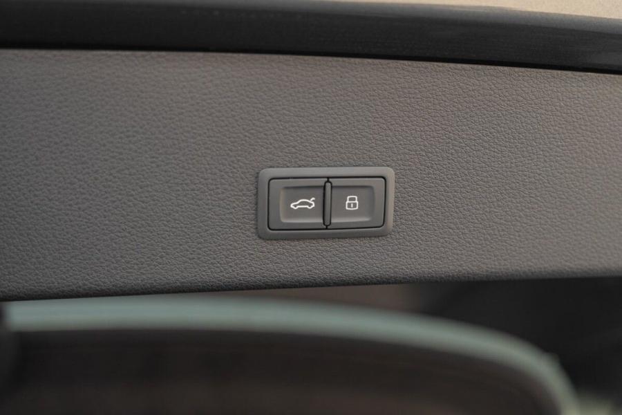 Grey Audi E-Tron 2022 in Vilnius, with an engine capacity of 0.00 L and mileage of 49 thousand km for 39000 €, photo 19 on AUTOMOTO.COM.LV