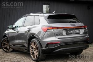 Grey Audi E-Tron 2022 in Tukums, with an engine capacity of 0.00 L and mileage of 159 thousand km for 26990 €, photo 4 on AUTOMOTO.COM.LV