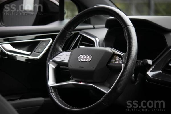 Pelēks Audi E-Tron 2022 Tukums, ar dzinēja tilpumu 0.00 L un nobraukumu 159 tūkst. km par 26990 €, foto 11 vietnē AUTOMOTO.COM.LV
