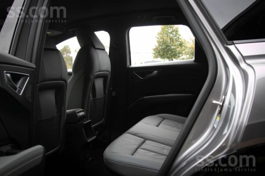 Grey Audi E-Tron 2022 in Tukums, with an engine capacity of 0.00 L and mileage of 159 thousand km for 26990 €, photo 16 on AUTOMOTO.COM.LV