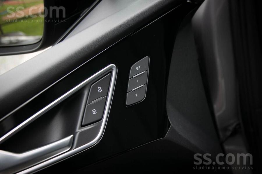 Grey Audi E-Tron 2022 in Tukums, with an engine capacity of 0.00 L and mileage of 159 thousand km for 26990 €, photo 36 on AUTOMOTO.COM.LV