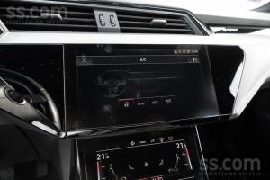 Grey Audi E-Tron 2023 in Riga, with an engine capacity of 0.00 L and mileage of 45 thousand km for 44900 €, photo 19 on AUTOMOTO.COM.LV