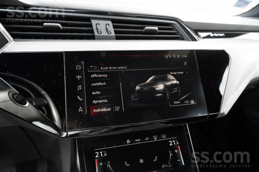Grey Audi E-Tron 2023 in Riga, with an engine capacity of 0.00 L and mileage of 45 thousand km for 44900 €, photo 23 on AUTOMOTO.COM.LV