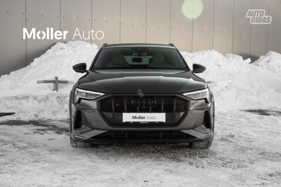 Pelēks Audi E-Tron 2023 Viļņa, ar dzinēja tilpumu 0.00 L un nobraukumu 34 tūkst. km par 44000 €, foto 4 vietnē AUTOMOTO.COM.LV
